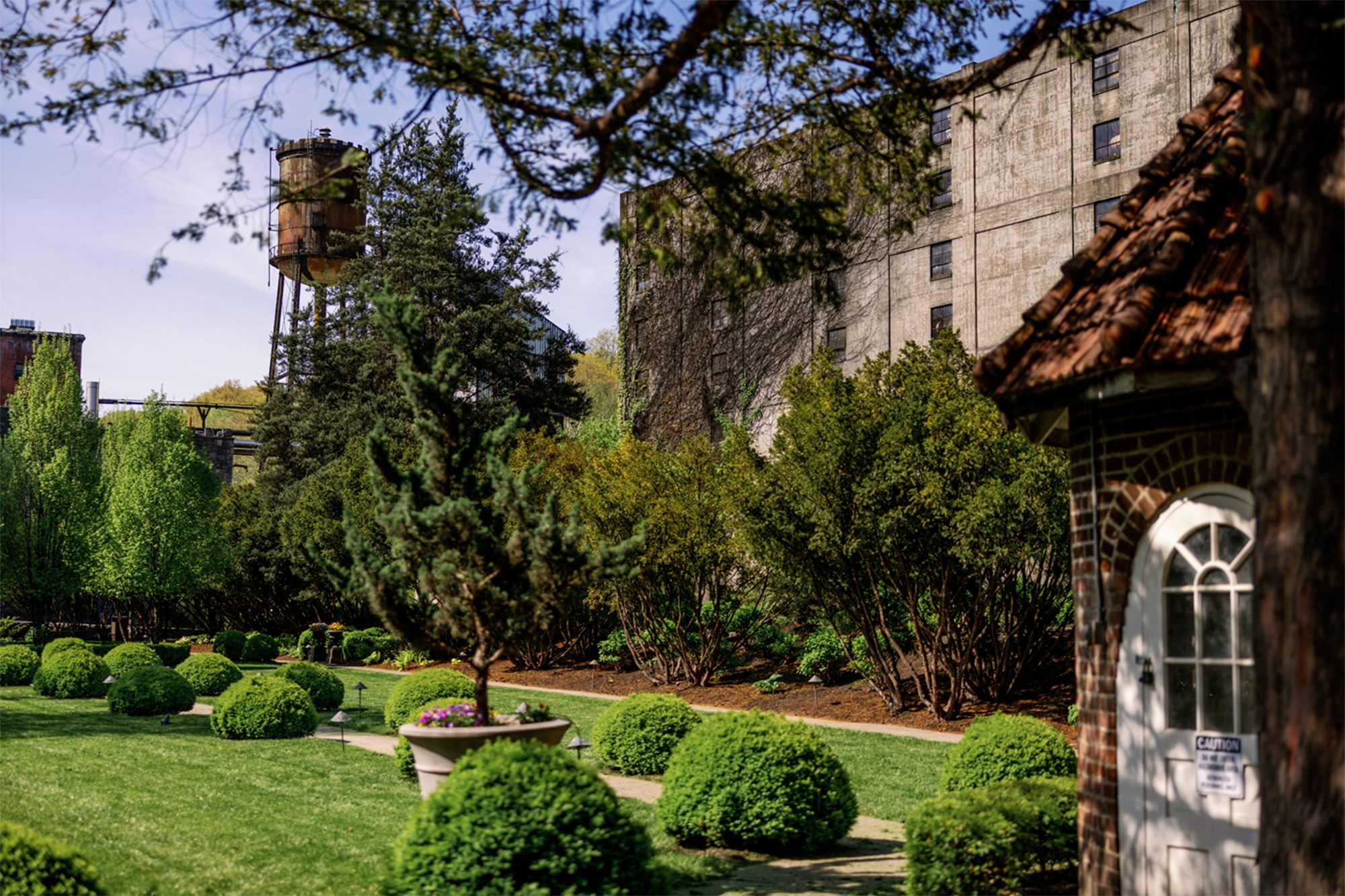 Castle & Key - The Grounds