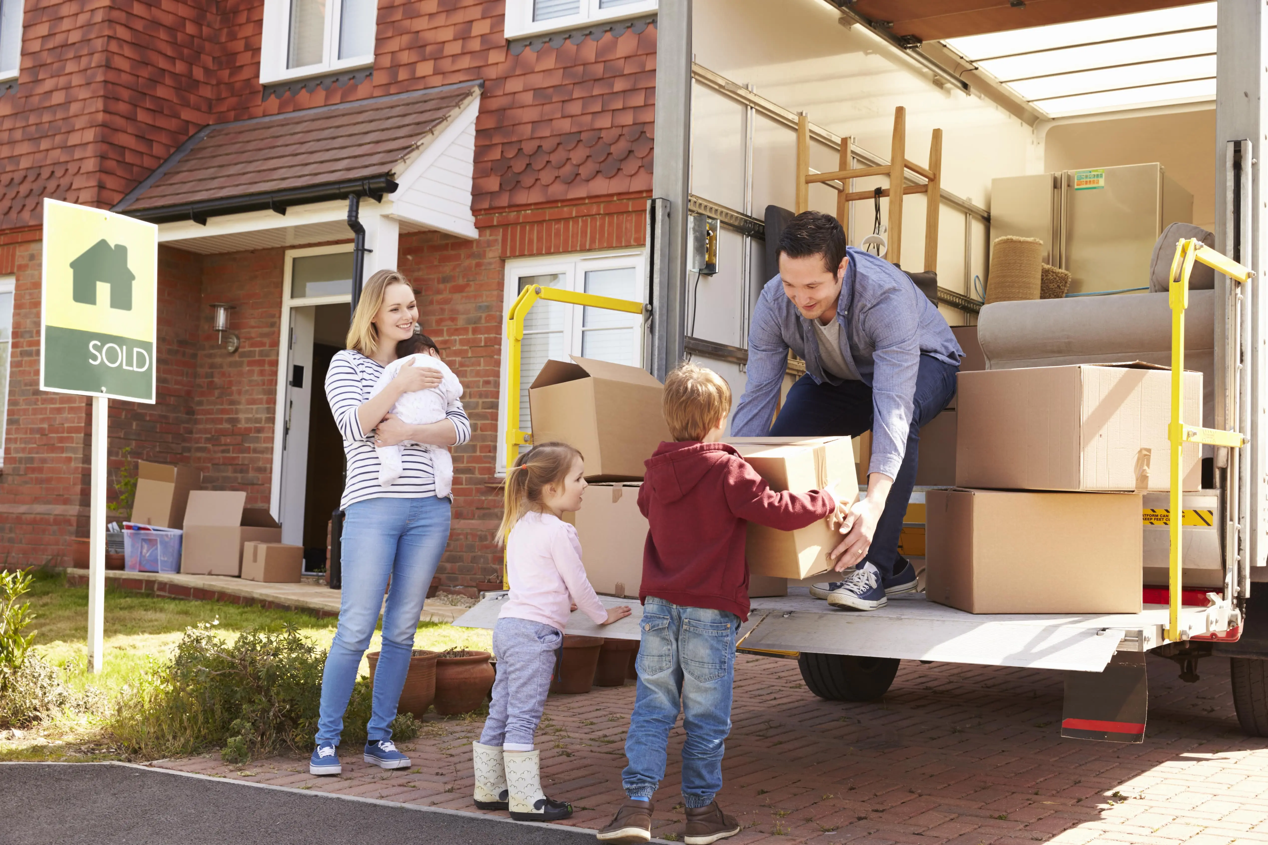 Removal Van Hire: Top Tips For A Successful DIY Move | hirefleet
