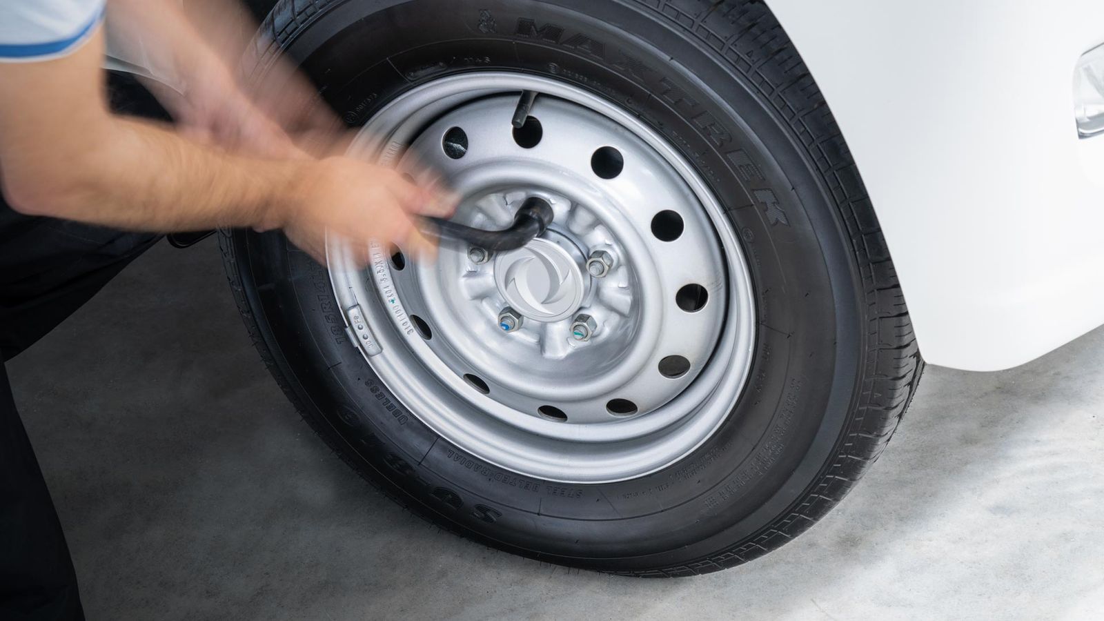 Halfords - IA Official Partner