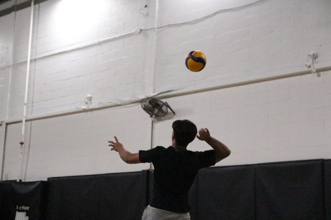 Proper Underhand Serve Technique in Volleyball - Javelin Sports