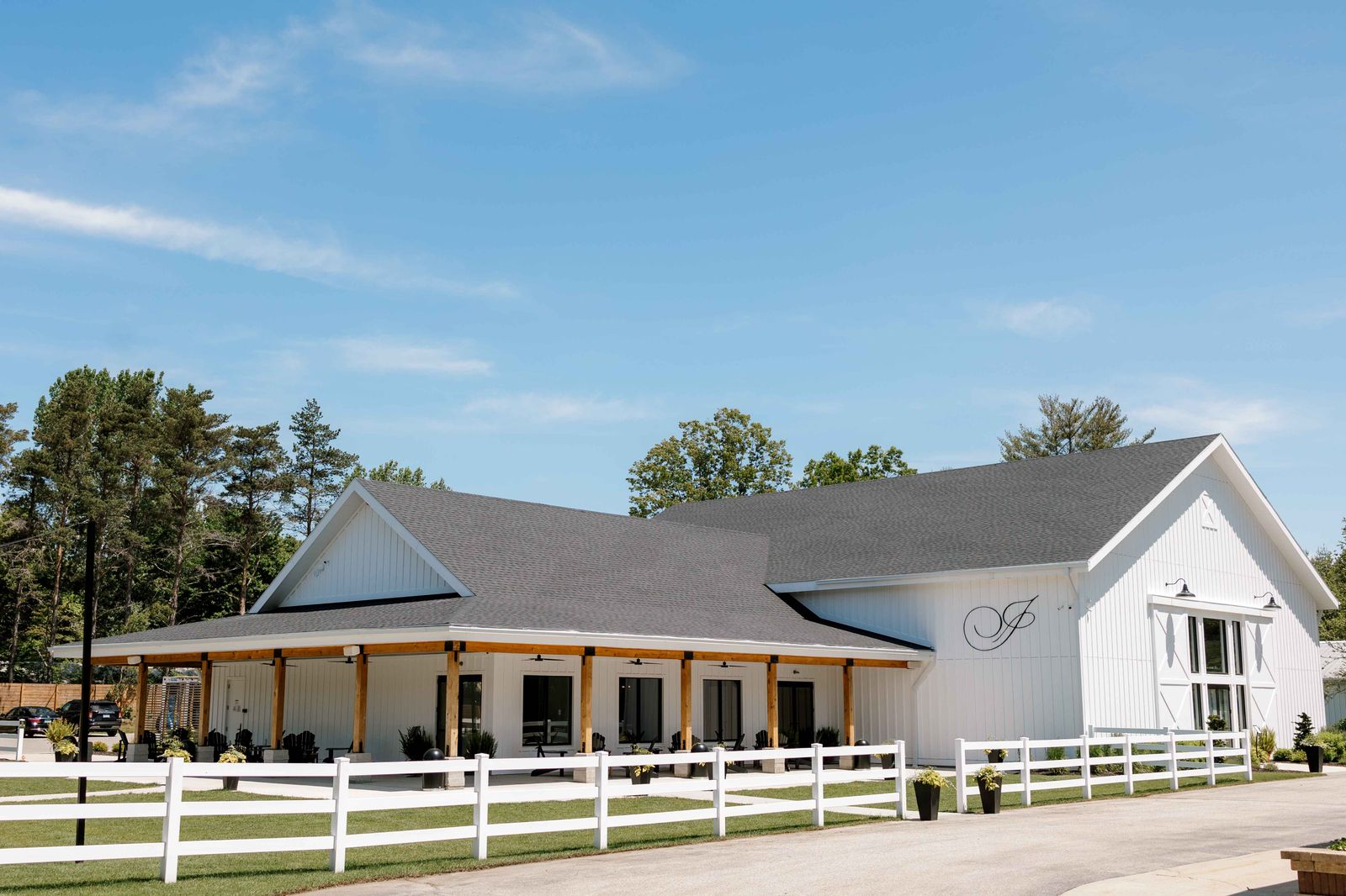 Ivy House Event Venue in Saugatuck, MI | Luxury Indoor & Outdoor Space