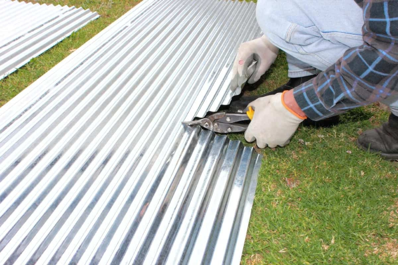 How to accurately cut corrugated metal with tin snips ...
