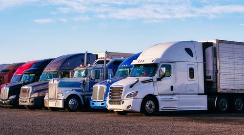 Freight Factoring Guide for Trucking Companies | AtoB