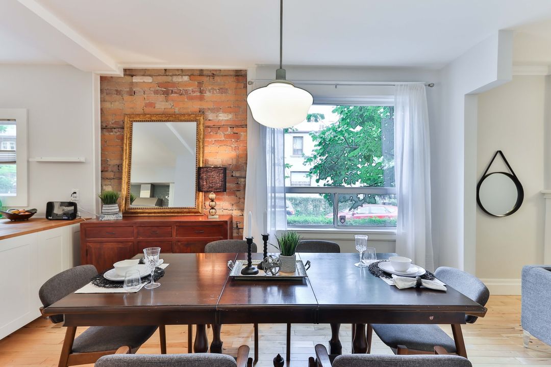 3 Tried-and-True Methods for Cleaning Crystal | Homeaglow