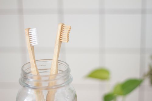 How to Disinfect a Toothbrush From Bacteria and Viruses | Homeaglow