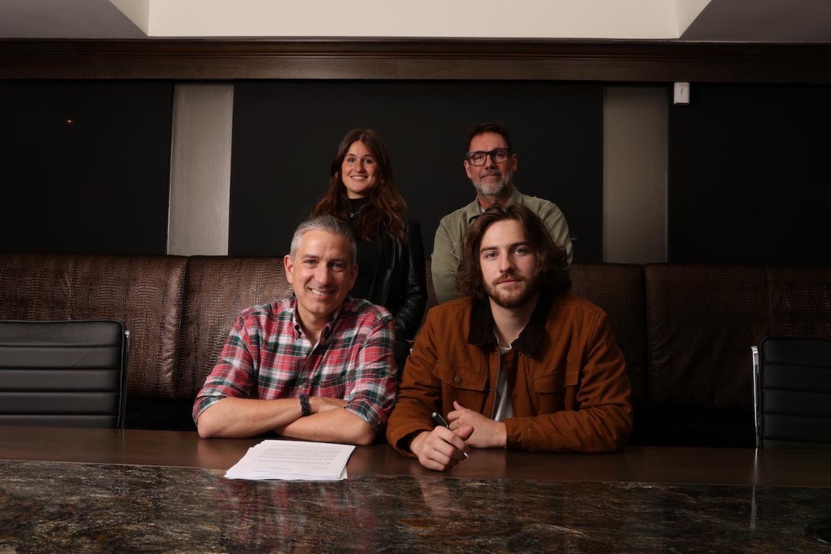 Up-and-Coming Country Music Star LECADE Inks Deal with Renowned 10th ...