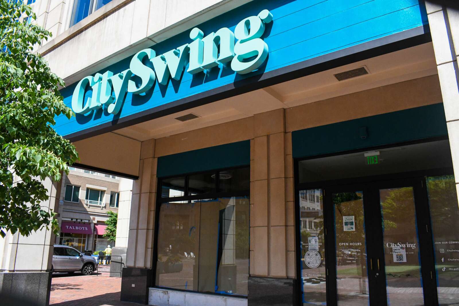 Indoor Golf Studio CitySwing Has Opened at Reston Town Center