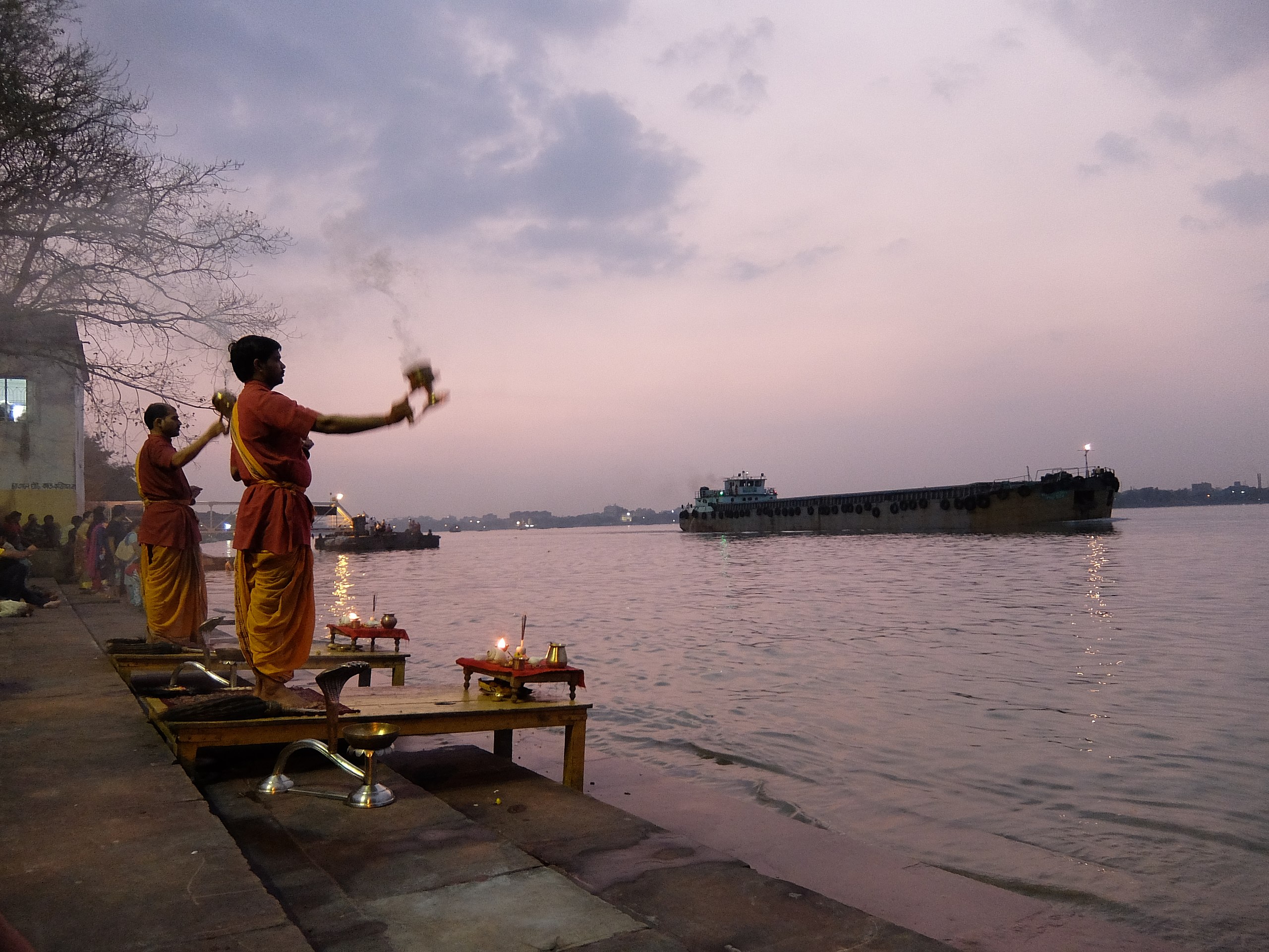 Banaras Travel Guide: Temples, Ghats, Culture