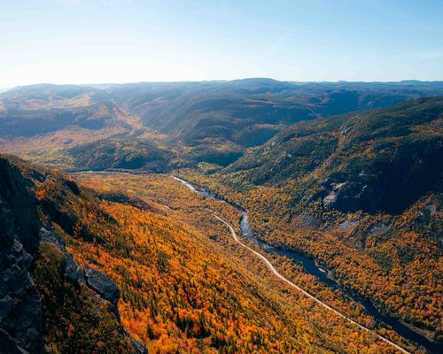 8 Best Places to See Fall Colours in Quebec: The Ultimate Guide (2025)