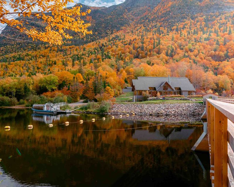 8 Best Places to See Fall Colours in Quebec: The Ultimate Guide (2025)