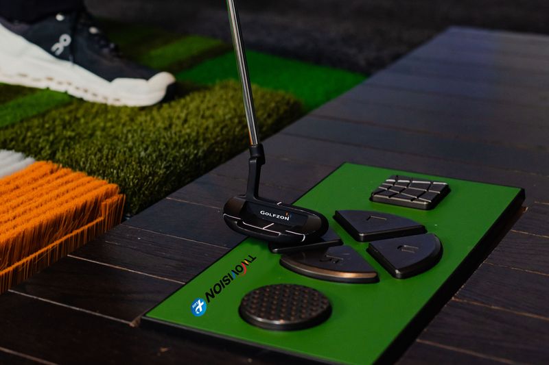 Element Indoor Golf - Golf