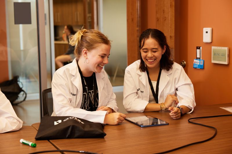 Outset: Summer Medicine Program for 9th-12th Graders