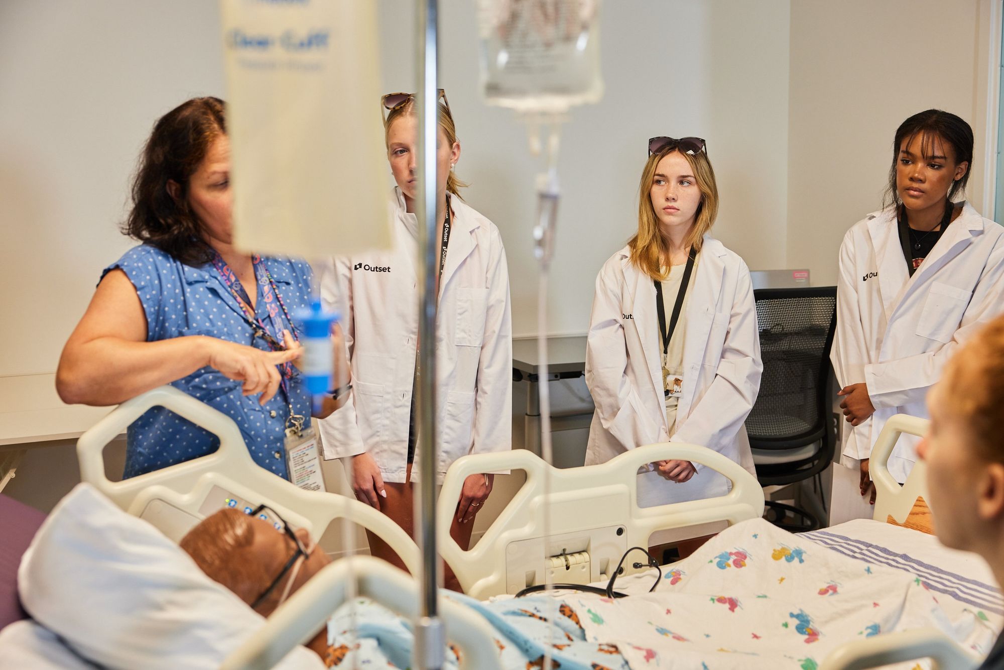 Outset: Summer Medicine Program for 9th-12th Graders