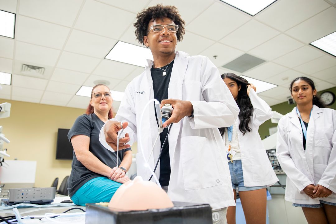 All Teen Summer Medical School Programs | Outset