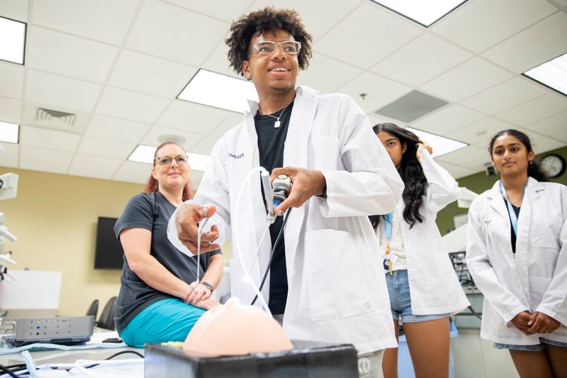 All Teen Summer Medical School Programs | Outset