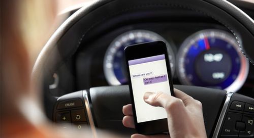 Texting and Driving Accident Statistics 2024 (Updated)