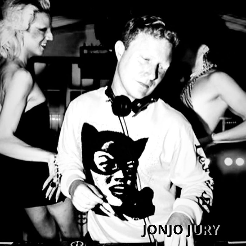 STEREO | Mix of Music, Cocktails & Dining | Covent Garden London