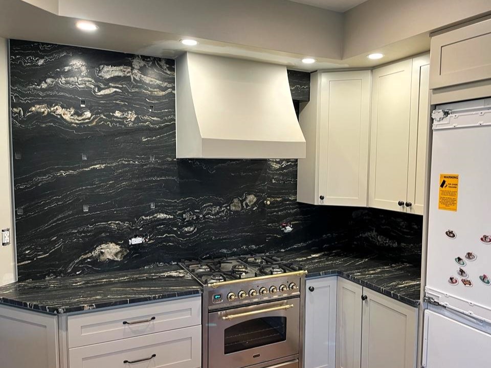 Backsplash: Standard vs. Full Height Options, Pros And Cons