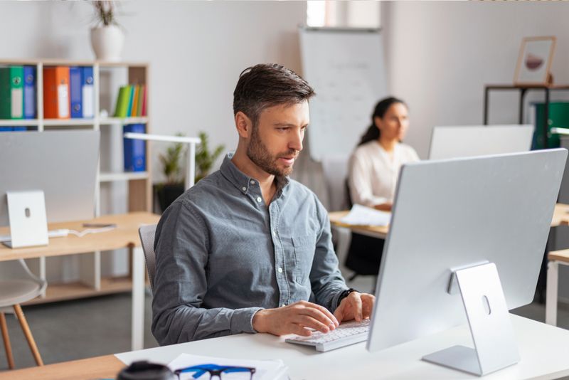 How To Create Effective Presentation Handouts: A Step-by-Step Guide [+ Examples] | Whitepage