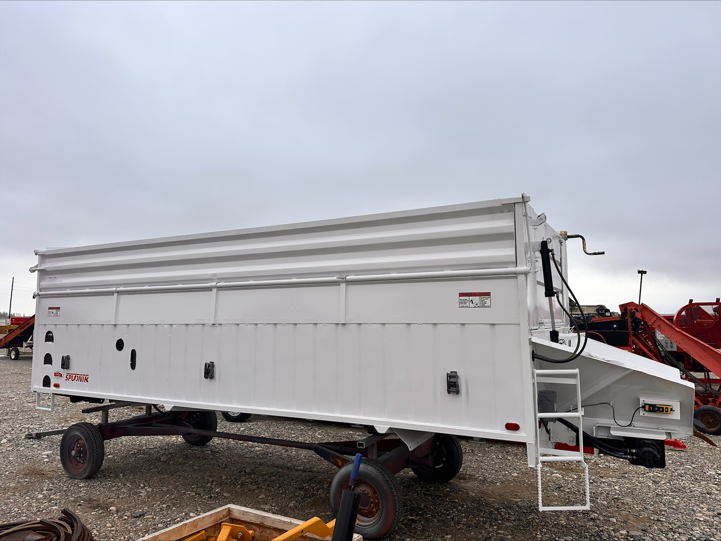 2003 Spudnik 4200 Bulk Bed 20ft