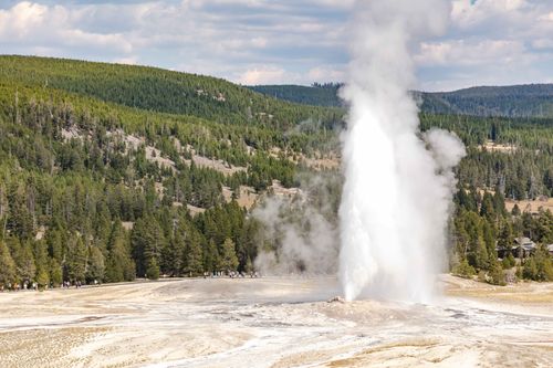 West Entrance to Yellowstone | Gateway to Geysers