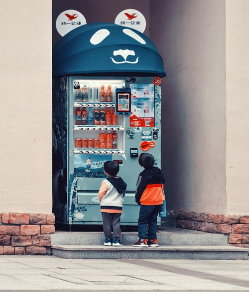 The 5 Best Small Vending Machines In 2024 - Vending Locator