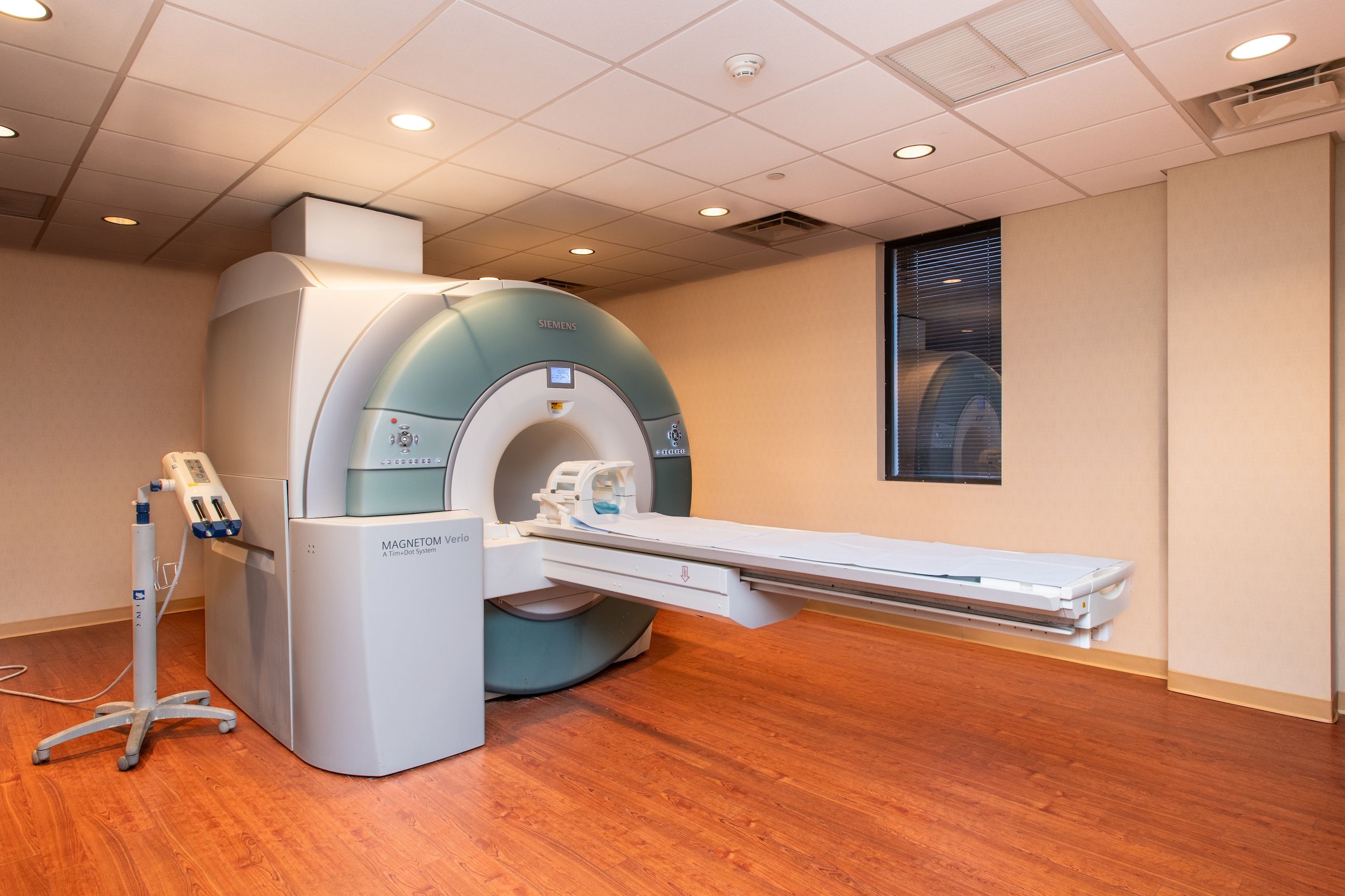 Full-body MRI Scan | New Jersey Imaging Network | Ezra