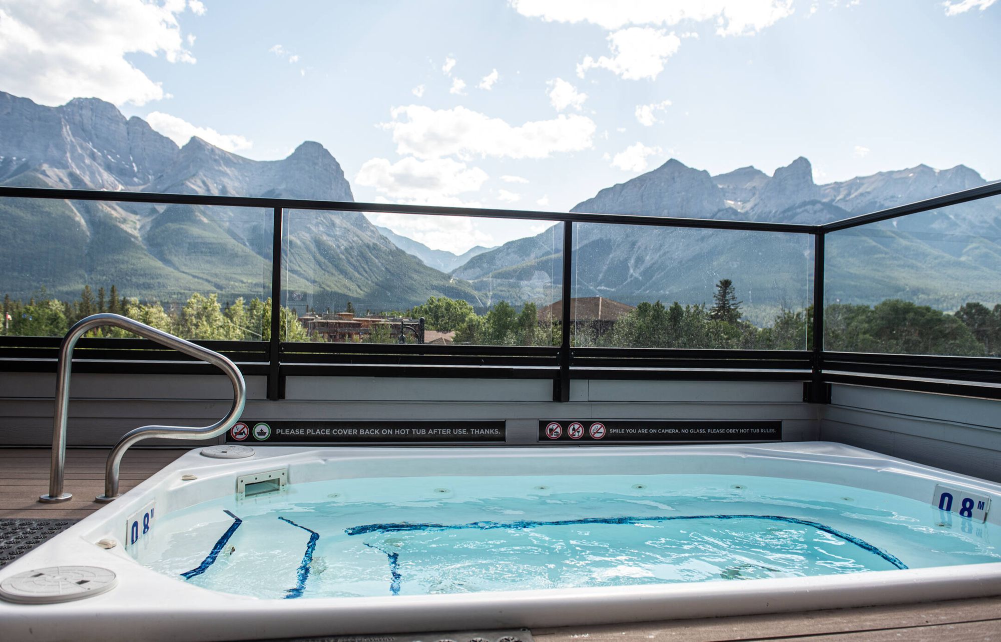 Basecamp Resorts Canmore | Boutique Hotel Canmore