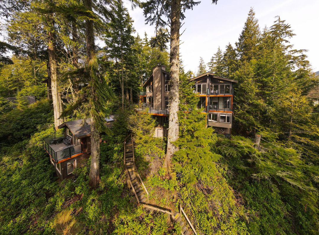 Ocean Front Cabins Accommodations - The Cabins at Terrace Beach