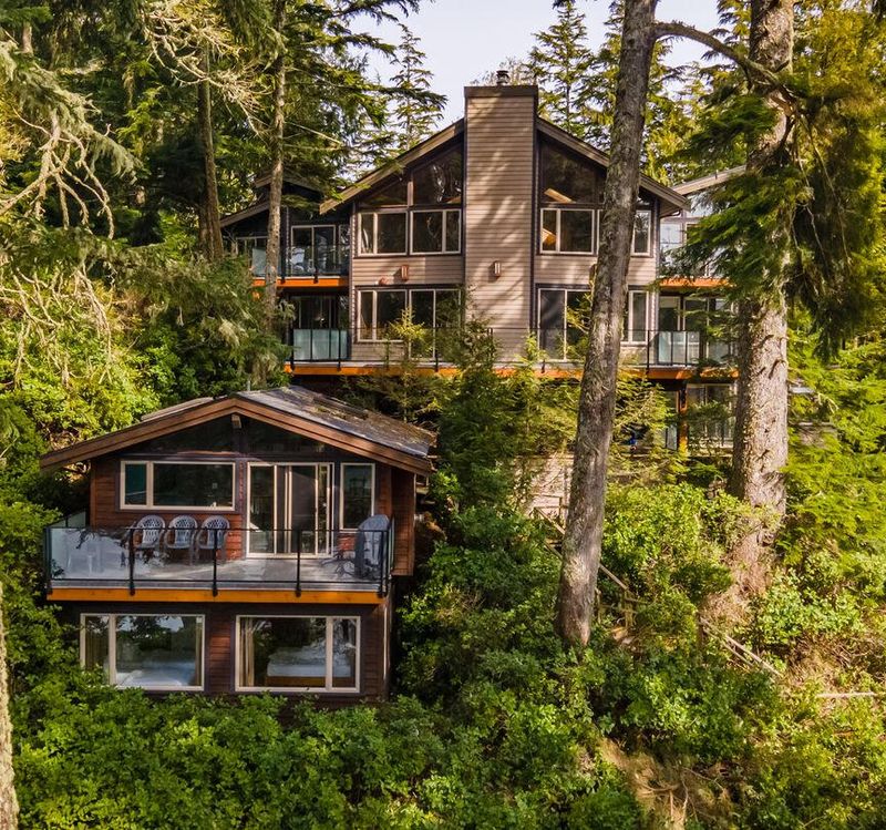 Ocean Front Cabins Accommodations - The Cabins at Terrace Beach