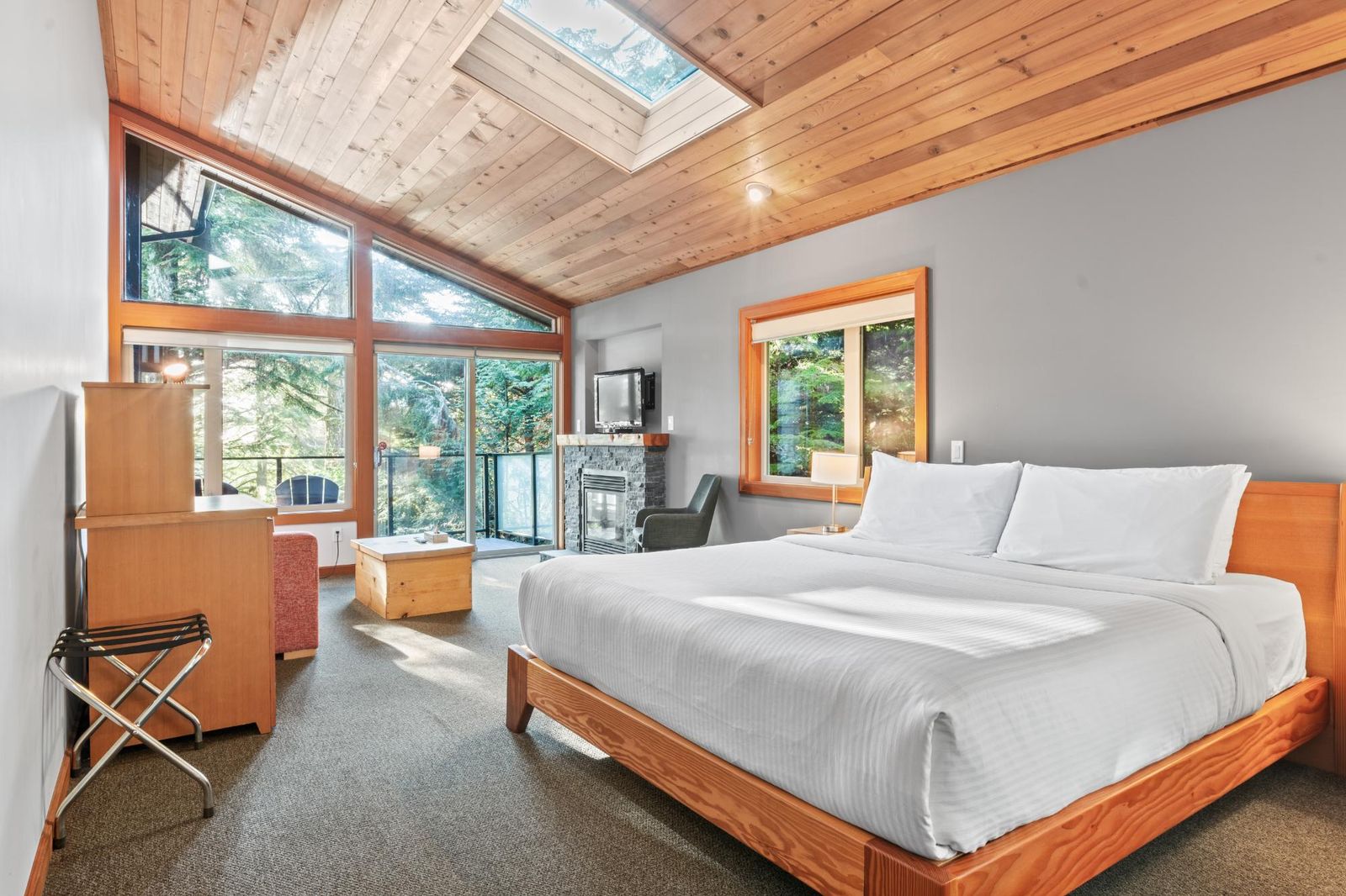 Ocean Front Cabins Accommodations - The Cabins at Terrace Beach