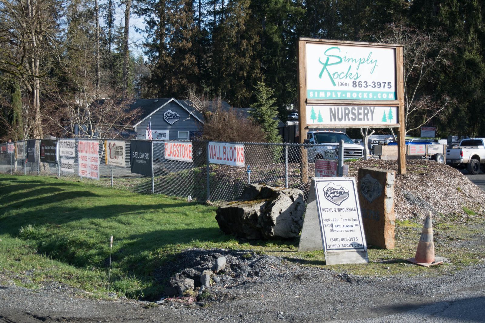 Simply Rocks - Wholesale & Retail Hardscape Supply Yard - Snohomish, WA