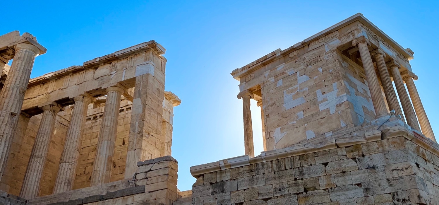 Greece For Digital Nomads & Solo Travellers | Niv Travels