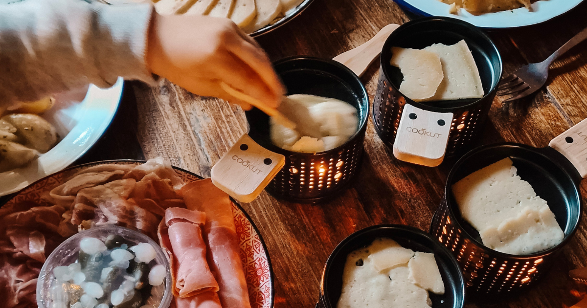 Original raclette recipes to enjoy in a cabin in the woods