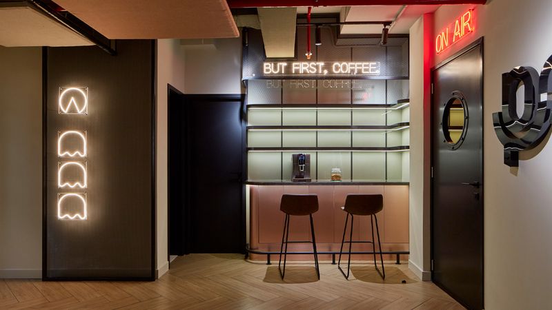 Poddster - Podcast Production Studios in Dubai