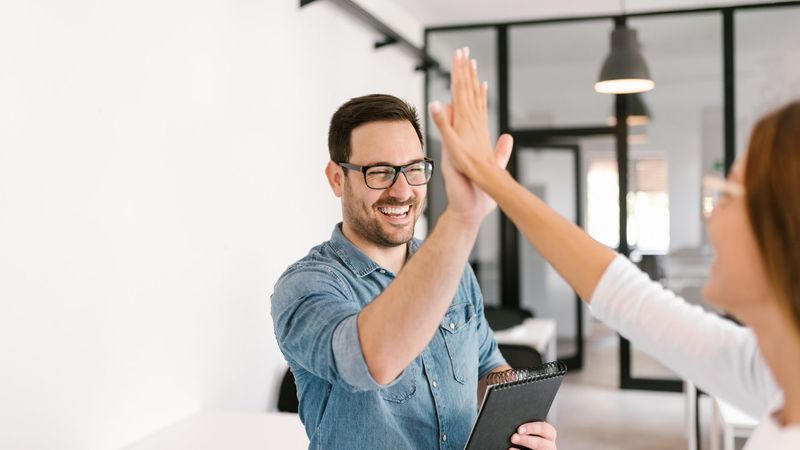 The Ultimate Guide to Mastering the Insurance Sales Cycle | Canopy ...