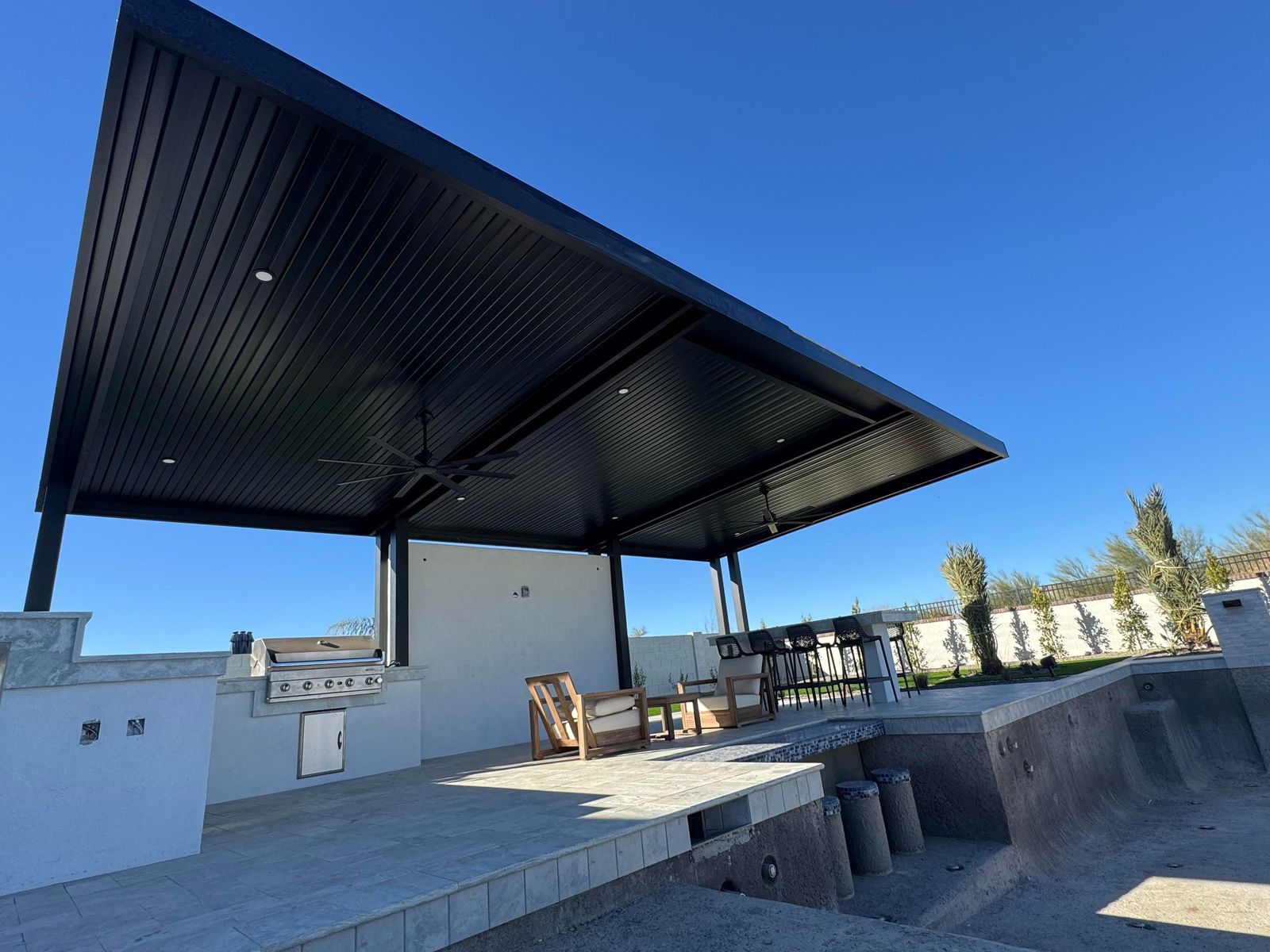 Cantilever Pergolas by 4K Aluminum - Modern Design Meets Versatility