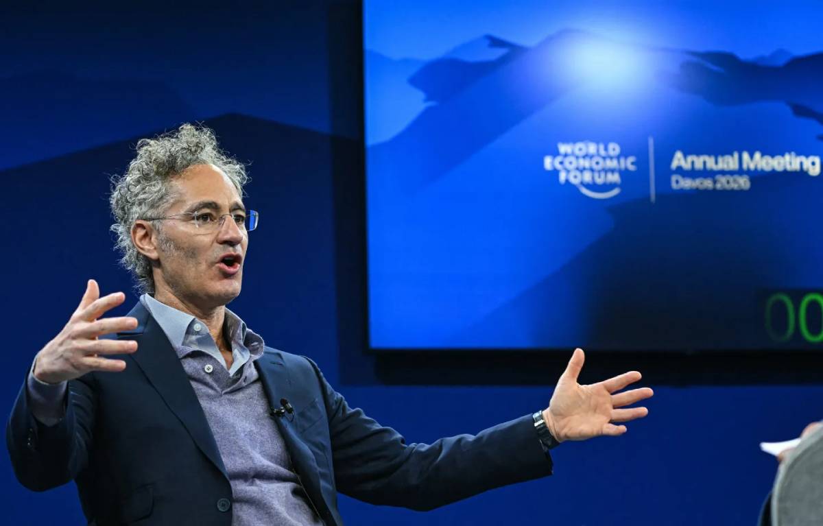 Palantir CEO Says AI Could Make Large-Scale Immigration Obsolete