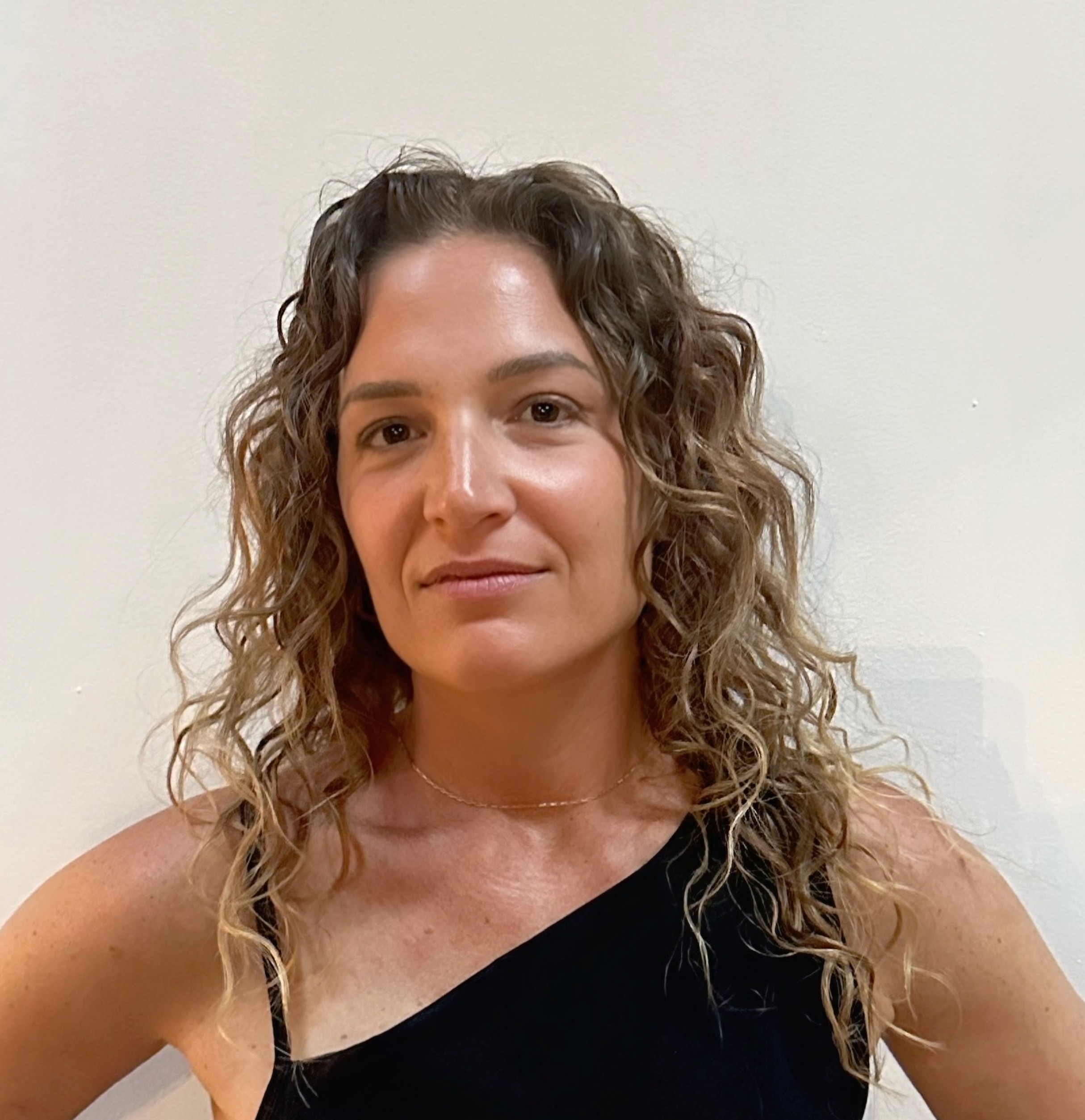 Ash Roenigk | The OM Lounge Studios Instructors