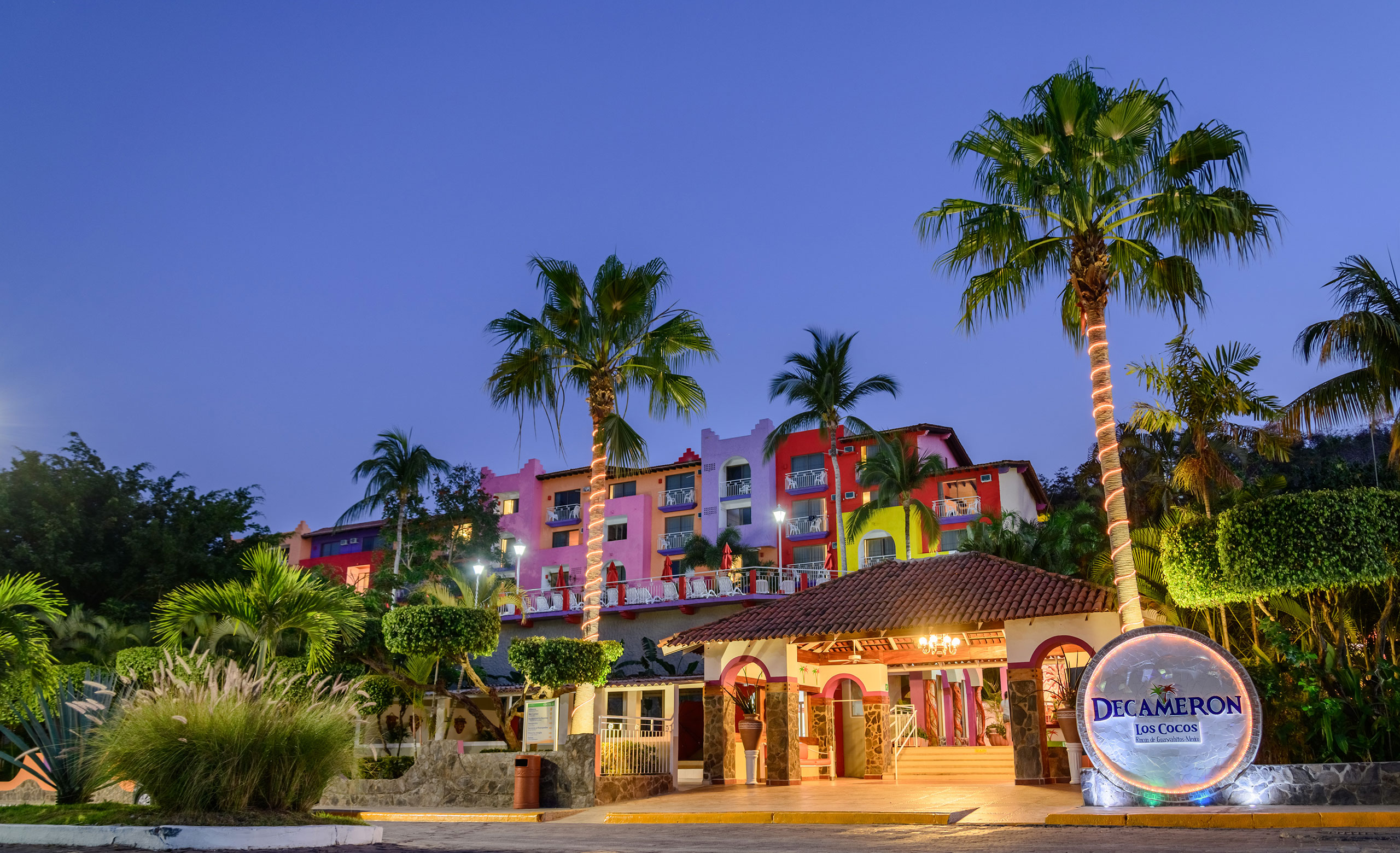 Decameron Los Cocos Guayabitos, Ramada All-Inclusive Resort | Air ...