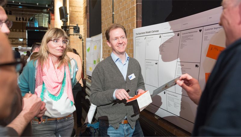 Business models: the toolkit to design a disruptive company