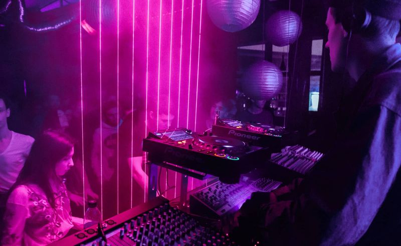 Party Popper | Find Parties | Nightlife App