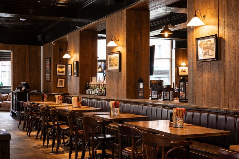 Nottingham | American BBQ & Burger Restaurant | Red Dog Saloon | Sports ...