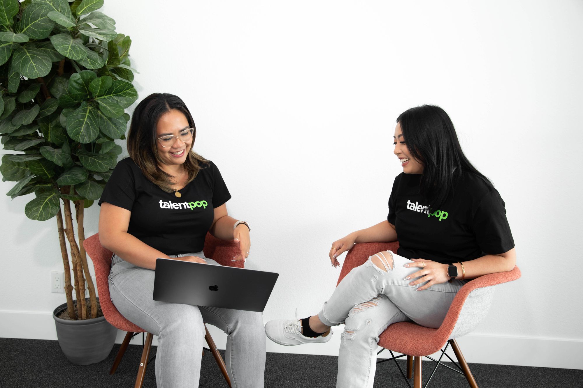 Hiring - Customer Service Agent | TalentPop