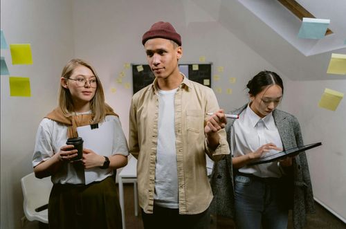 How Do BPO Companies Handle Training? 8 Methods Explained