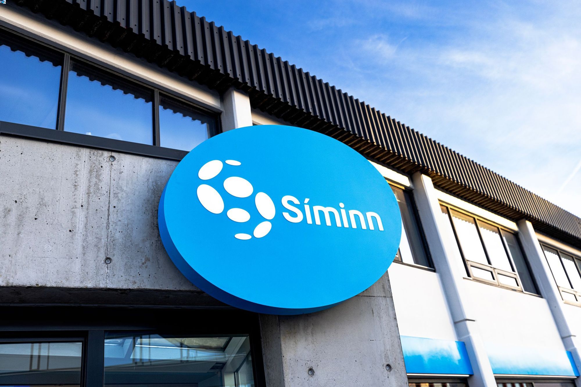 Síminn tengir þig við lífið. Framúrskarandi þjónusta | Síminn