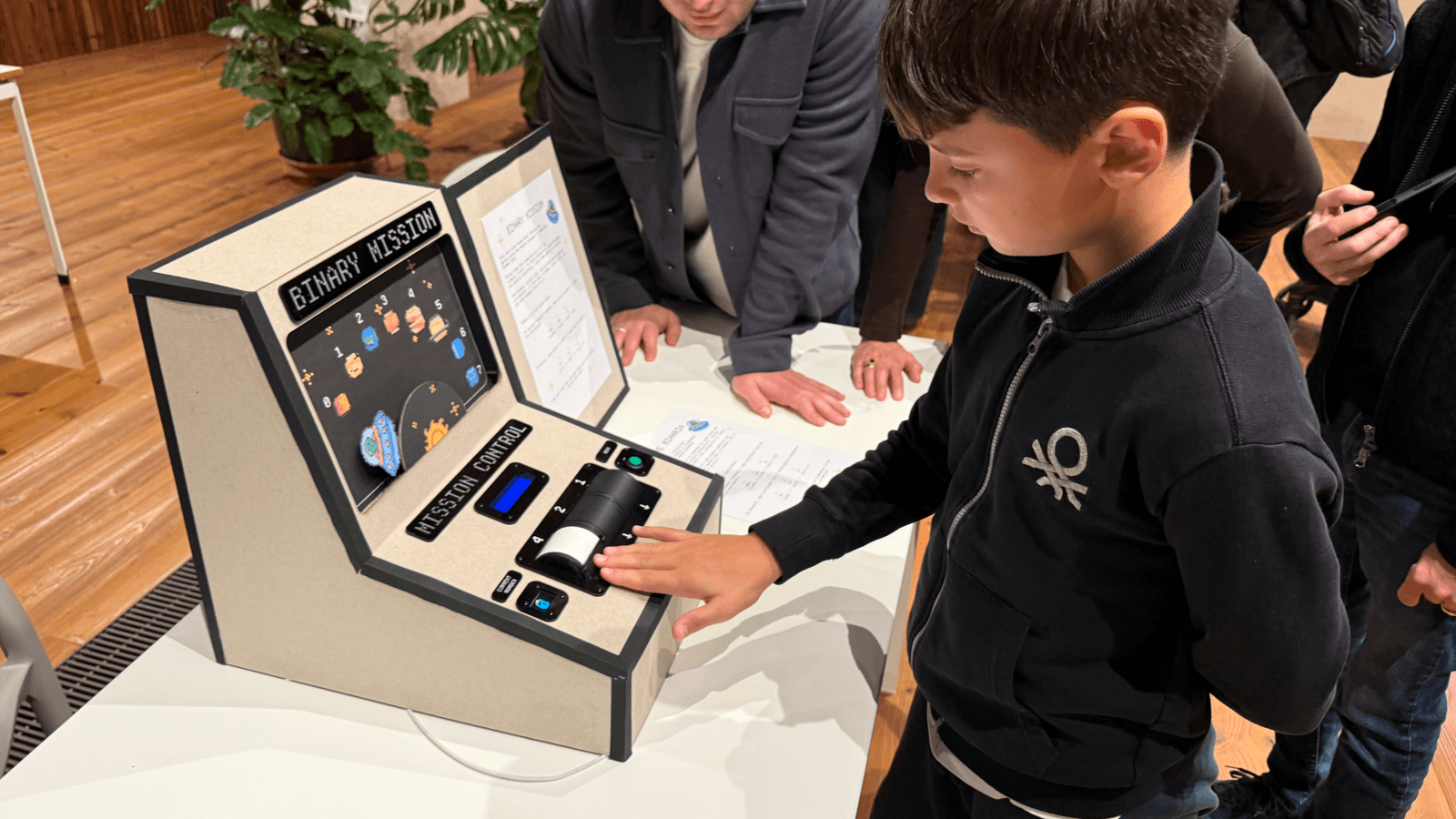 Binary Mission // Physical Computing 2025/26