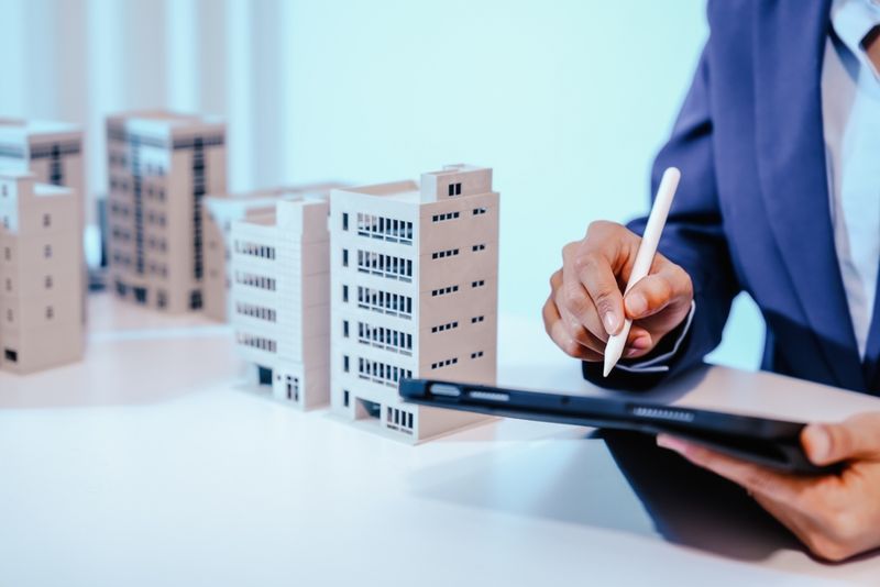 How HOA Property Managers Help Communities Save Money | Gordon James Realty