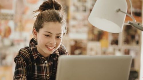 Avoiding Strangers & Dangerous Situations Online | SmartSocial.com