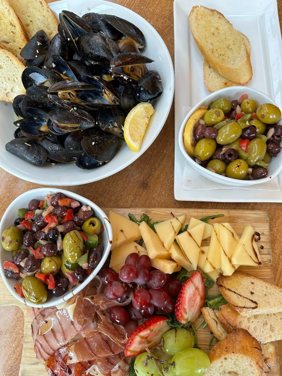 Papa Giuseppe's | Port Credit | Best Oven Pizza | Outdoor dinning